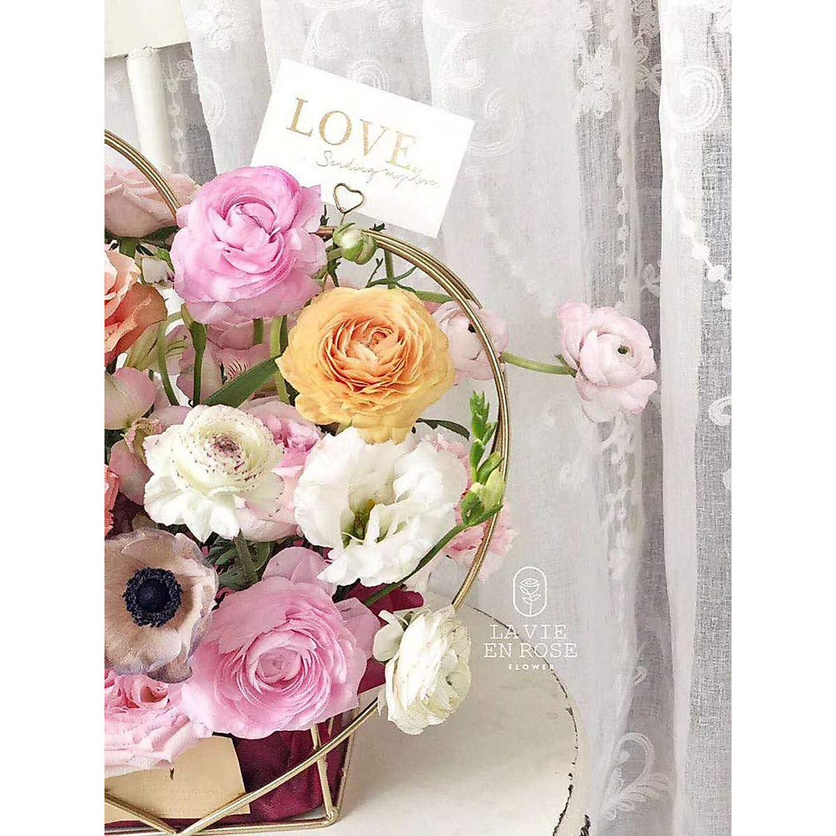 JoeYoo 30 Pcs Metal Wire Floral Place Card Holder, DIY Craft Wire Clip Table Card Note Photo Memo Holder, Metal Clamp Clay Cake Decoration Accessories (Heart Shape)