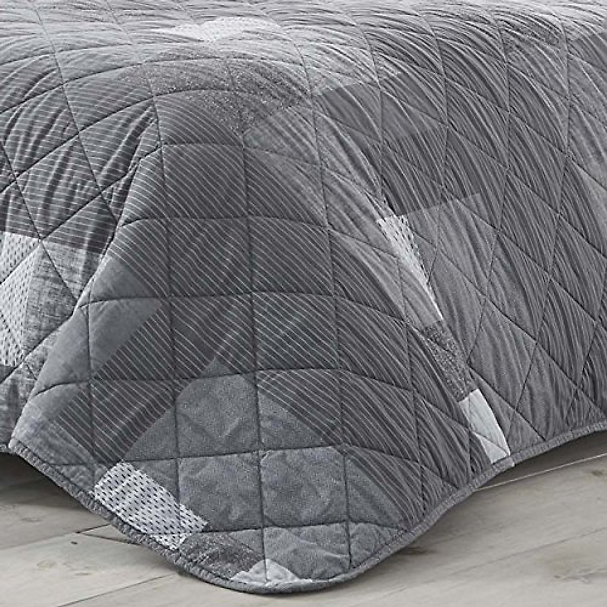 Eddie Bauer - Queen Quilt Set, Cotton Reversible Bedding with Matching Shams, Lightweight Home Decor for All Seasons (Swiftwater Charcoal, Queen)
