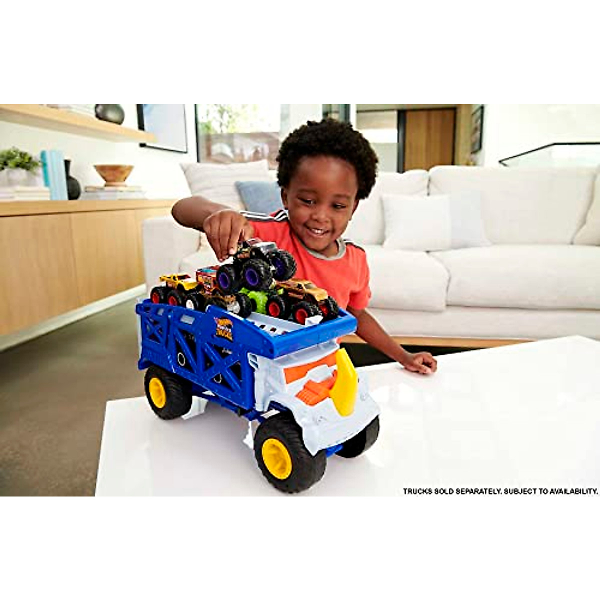 Hot Wheels Monster Trucks Monster Mover Rhino, Toy Car & Truck Hauler, Stores 12 1:64 Scale Monster Trucks or 32 Vehicles