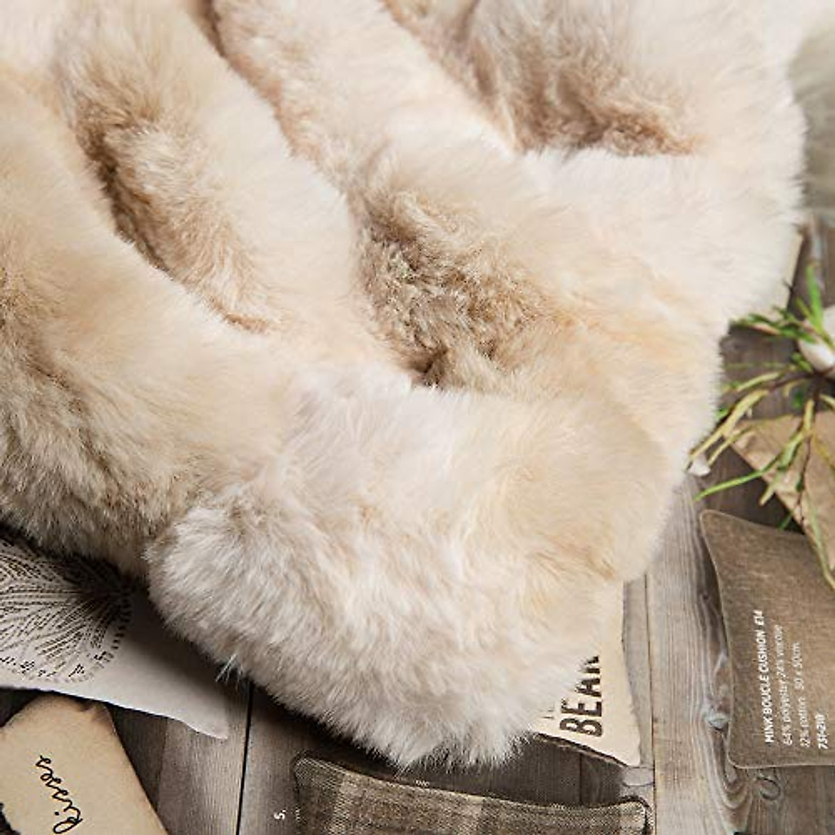 Super Soft Faux Fur Throw Blanket- Royal Luxury Cozy Plush Blanket use for Couch Sofa Bed Chair, Reversible Fuzzy Faux Fur Velvet Blanket 50 Inch x 60 Inch (Beige)