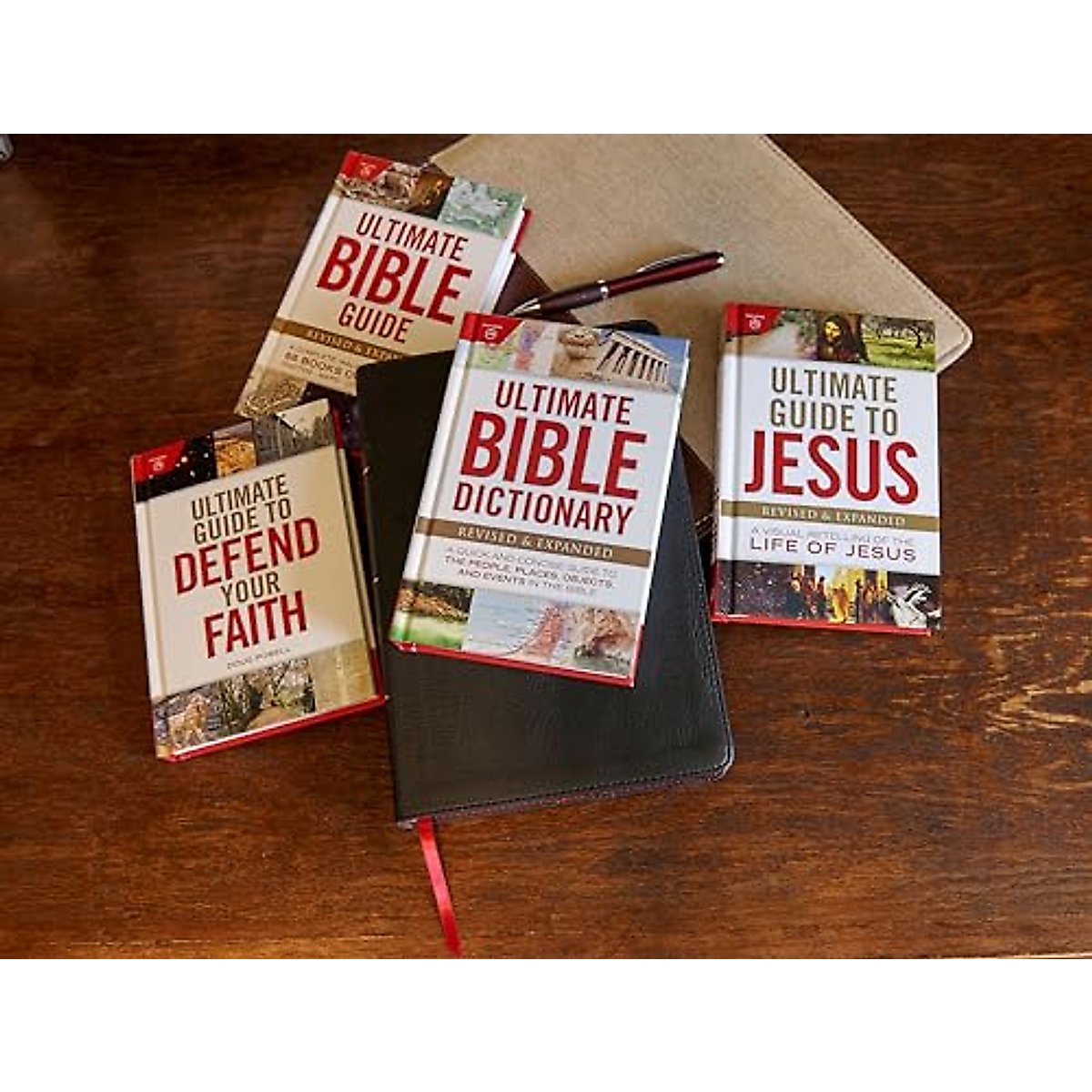 Ultimate Bible Dictionary: A Quick and Concise Guide to the People, Places, Objects, and Events in the Bible (Ultimate Guide)