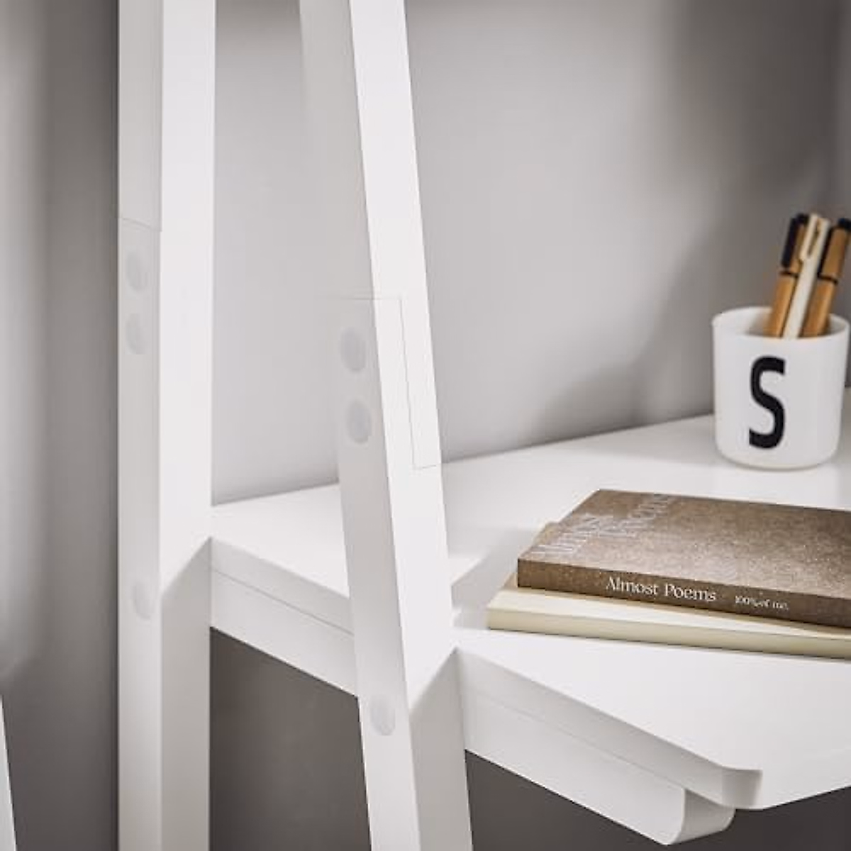 Haotian Ladder Shelf Desk Freestanding Bookshelf Space Saving Workstation Dresser Shelf Leaning Computer Desk with Shelves for Small Space, White FRG60-W