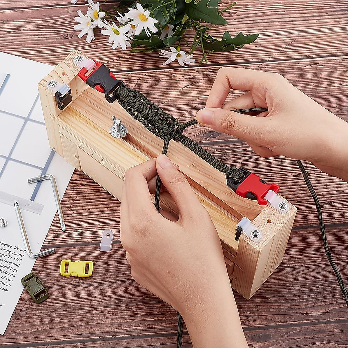 PH PandaHall Jig Bracelet Kit, Adjustable Length Bracelet Maker Kit for Weaving DIY Craft Tools, Including 2 Parachute Cords and 6 Quick Release Buckles