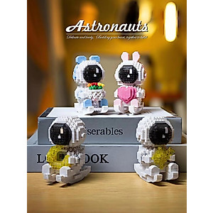 Elegrafy Rocking Astronaut Holding Star Mini Building Blocks Micro Building Kits for Kids and Adults Space Toys with LED Lighting Kit Compatible with Nano (433 Pieces)