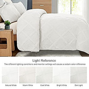 Exclusivo Mezcla Ultrasonic Quilt Set King Size, 3 Pieces White King Quilt (104"x96") with 2 Pillow Shams, Lightweight Bedspreads Modern Striped Coverlet Set for All Seasons