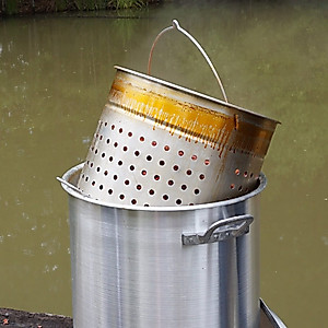 Bayou Classic 8000 Handcrafted 80-qt Aluminum Bayou Boiler Features Heavy-Duty Riveted Handles Reinforced Boiling Basket w/ Helper Handle Made w/ Heavy Gauge Aluminum