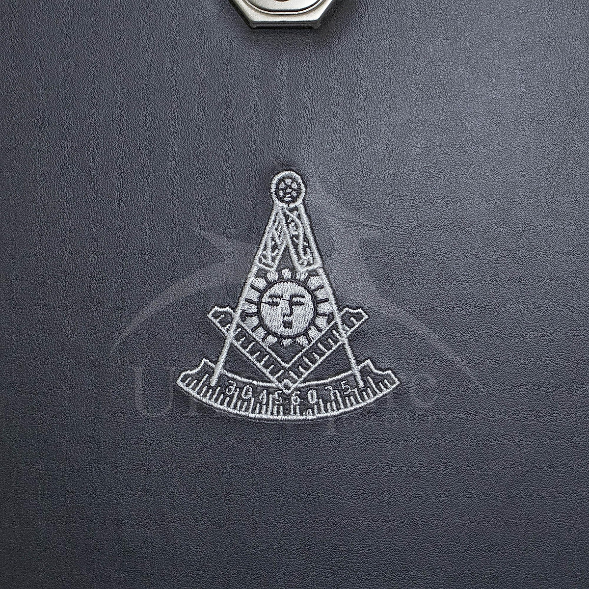 UK EMPIRE GROUP Masonic Apron and Chain Collar Case Leather Past Master (Embroidered) MM, Provincial Size – Freemason Carrying Bags (Silver Emblem)