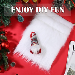 Jexine 16 Pcs Faux Fur Fabric 10 x 10 Inches Fluffy Faux Fur Squares Patches White Fur Fabric Shaggy Fur Fabric Cuts for Decoration DIY Crafts Sewing Cushion Chair Cover