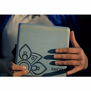 The Kandu Mashbox - is the first-ever wearable drum shaker,small Cajon designed to meet the needs of every percussionist-natural (Light Blue)