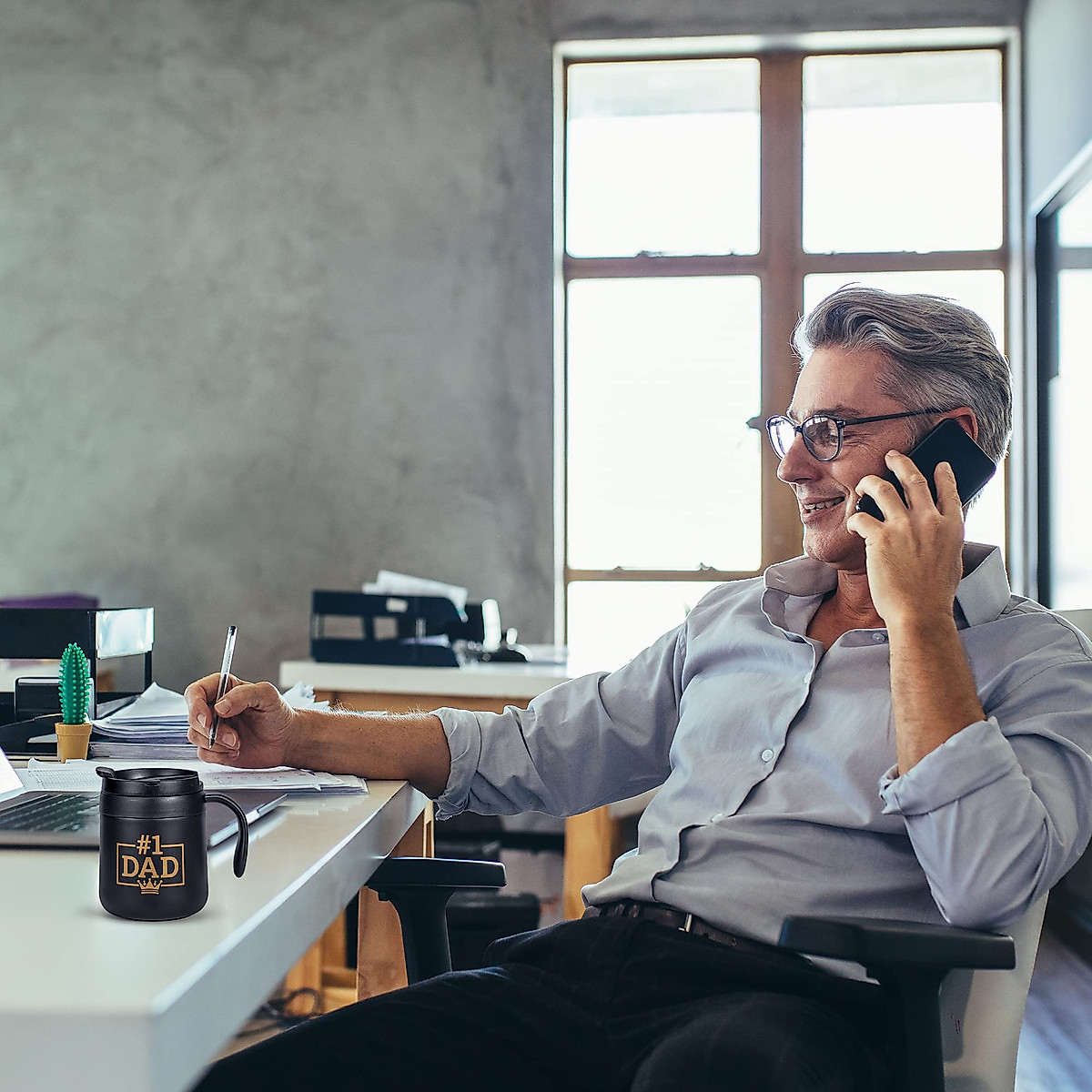 Durossi #1 Dad Coffee Mug with Handle & Lid - Worlds Best Father, Grandpa, Husband, Brother & Friend Gift for Valentines day & Birthday - Travel Gifts Ideas Cup Daughter Son - BPA Free