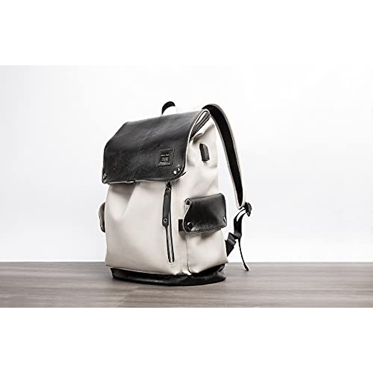 HUANGGUOSHU Women Travel Laptop Backpack Men's Business leather Casual Multipurpose Backpack School Bag With USB Charging Port (Off White)