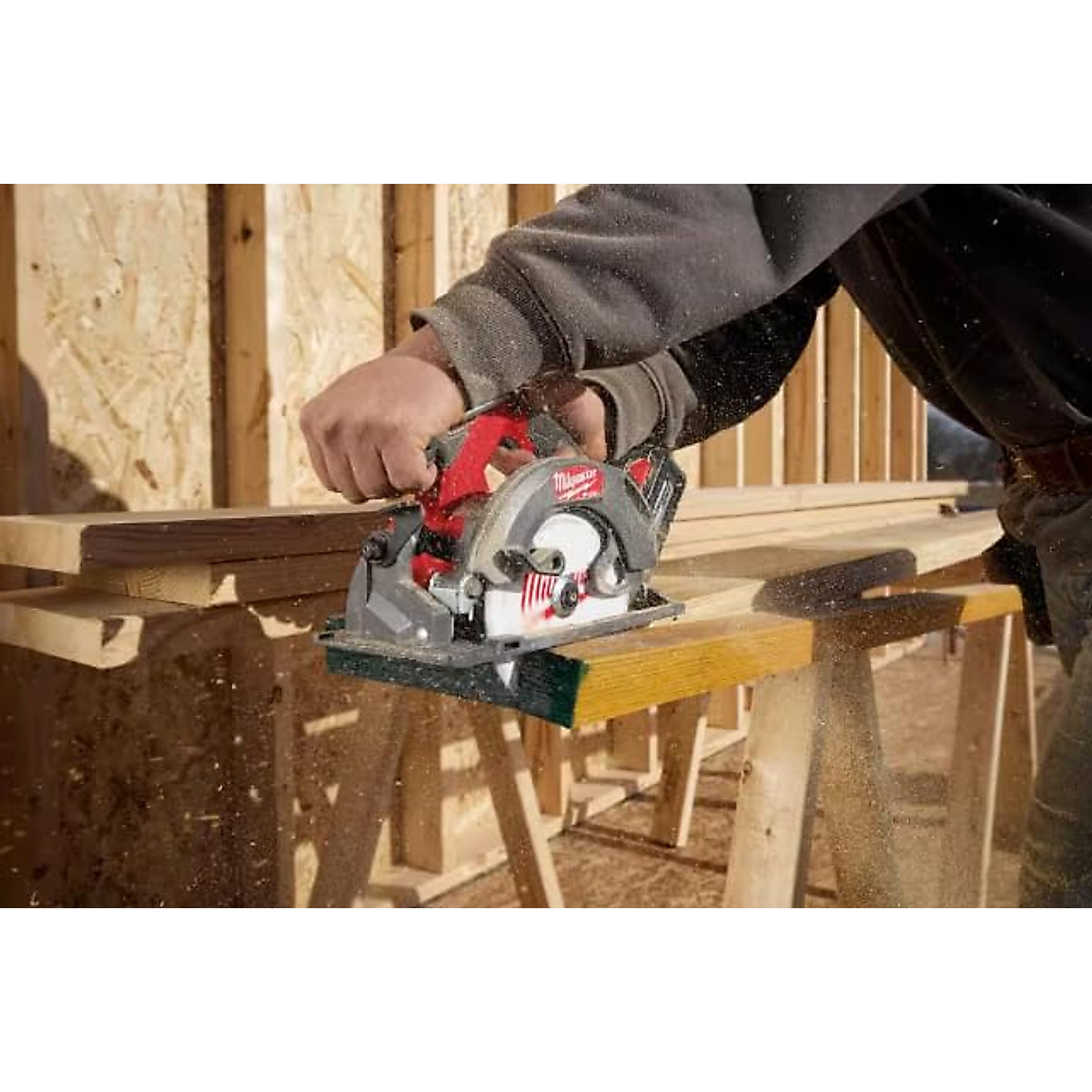 MILWAUKEE - M18 FUEL 18V Lithium-Ion Brushless Cordless 6-1/2 in. Circular Saw - 2833-20