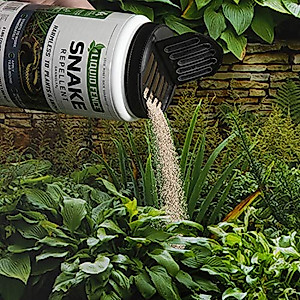 Liquid Fence Snake Repellent Granules, Safe Around Kids and Pets When Used & Stored as Directed, Keep Snakes Out of Garden, Patio and Backyard, 2 lb