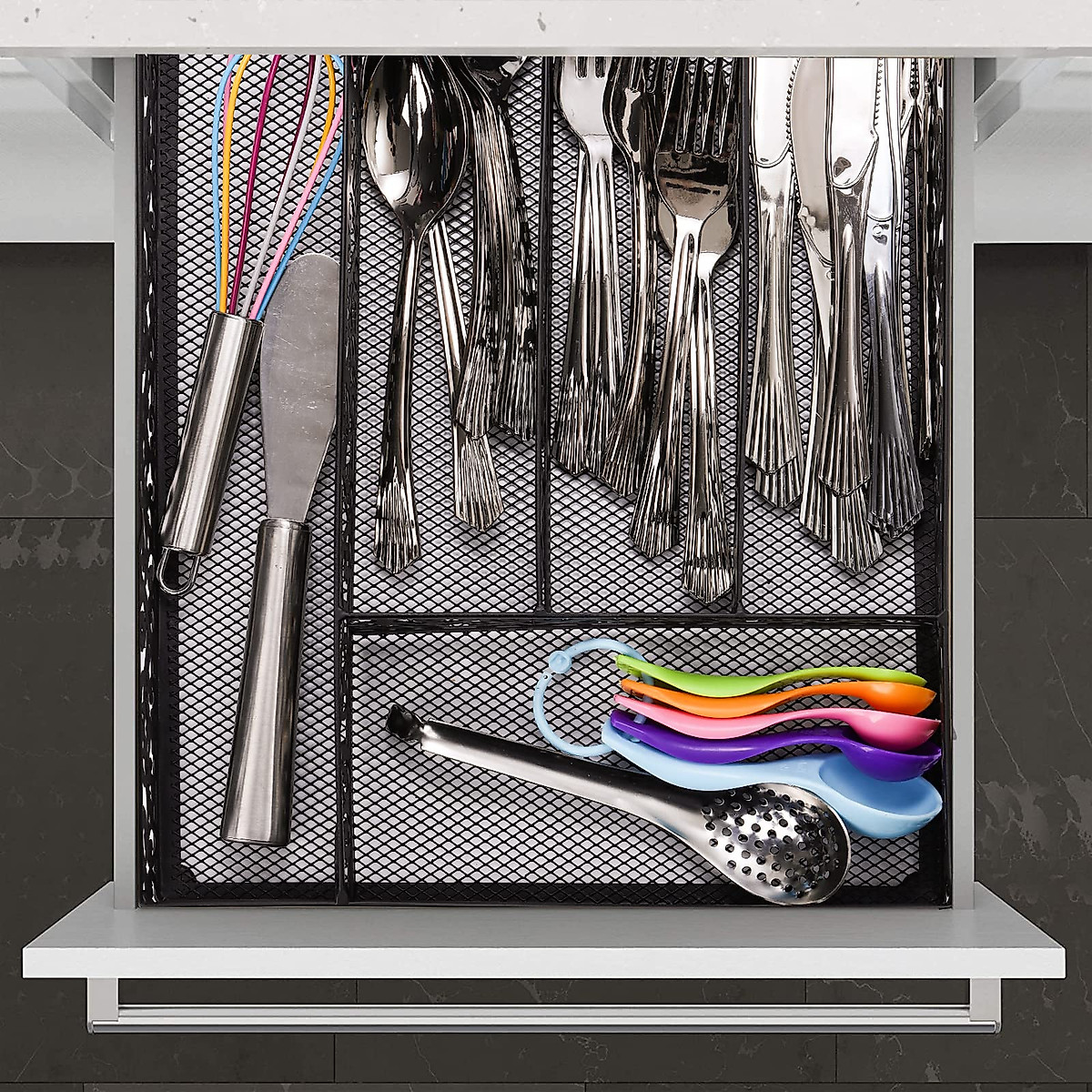 Coloch Metal Utensil Drawer Organizer with 5 Compartments , Black Flatware Storage Organizer Mesh Wire Silverware Tray with Foam Sheet for Knives, Spoons, Forks, Kitchenware