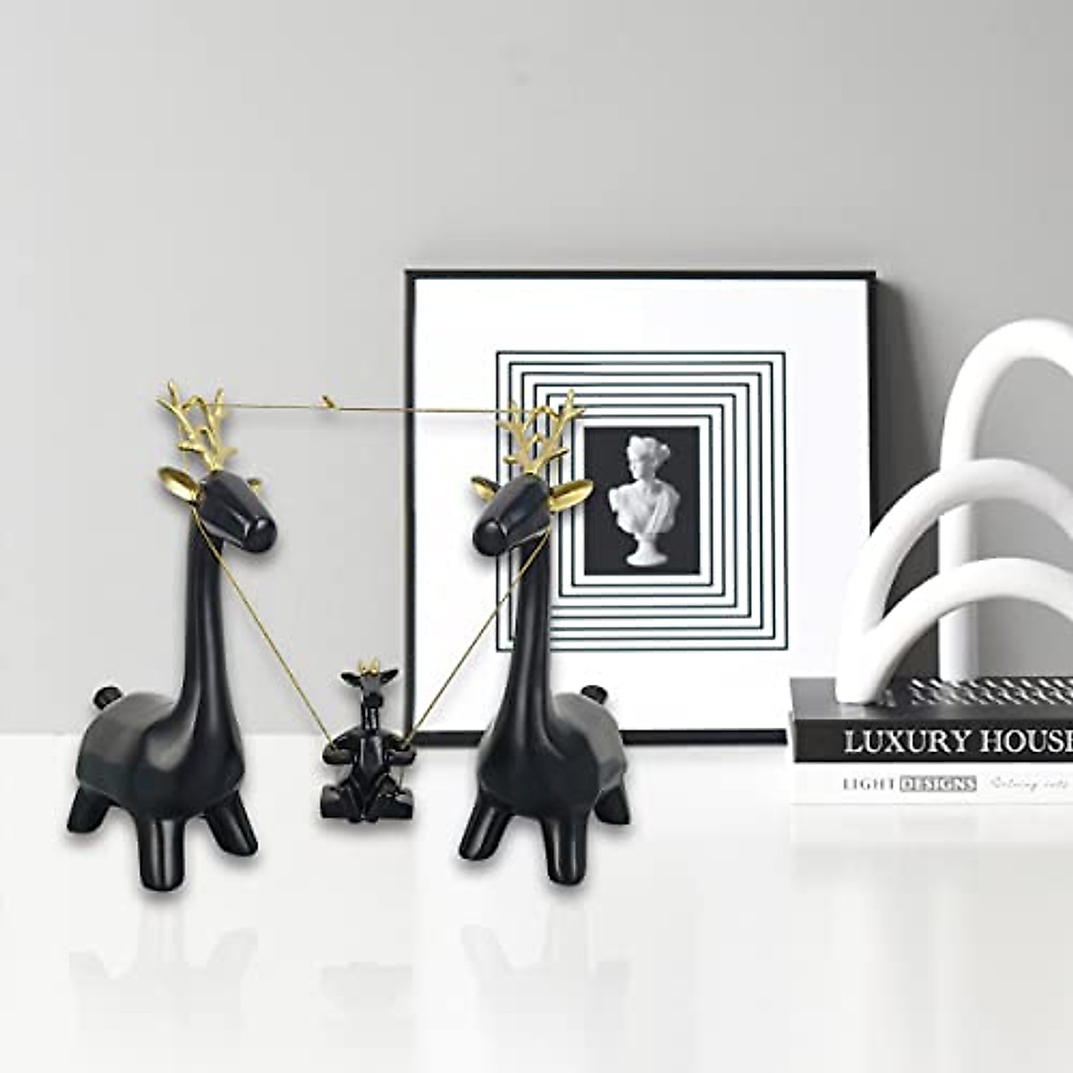 Reindeer Decor Statue Resin Deer Sculpture 3PCS Black Deer Family Set Deer Home Decor Parents with Child Decoration for Home Office Decor Black