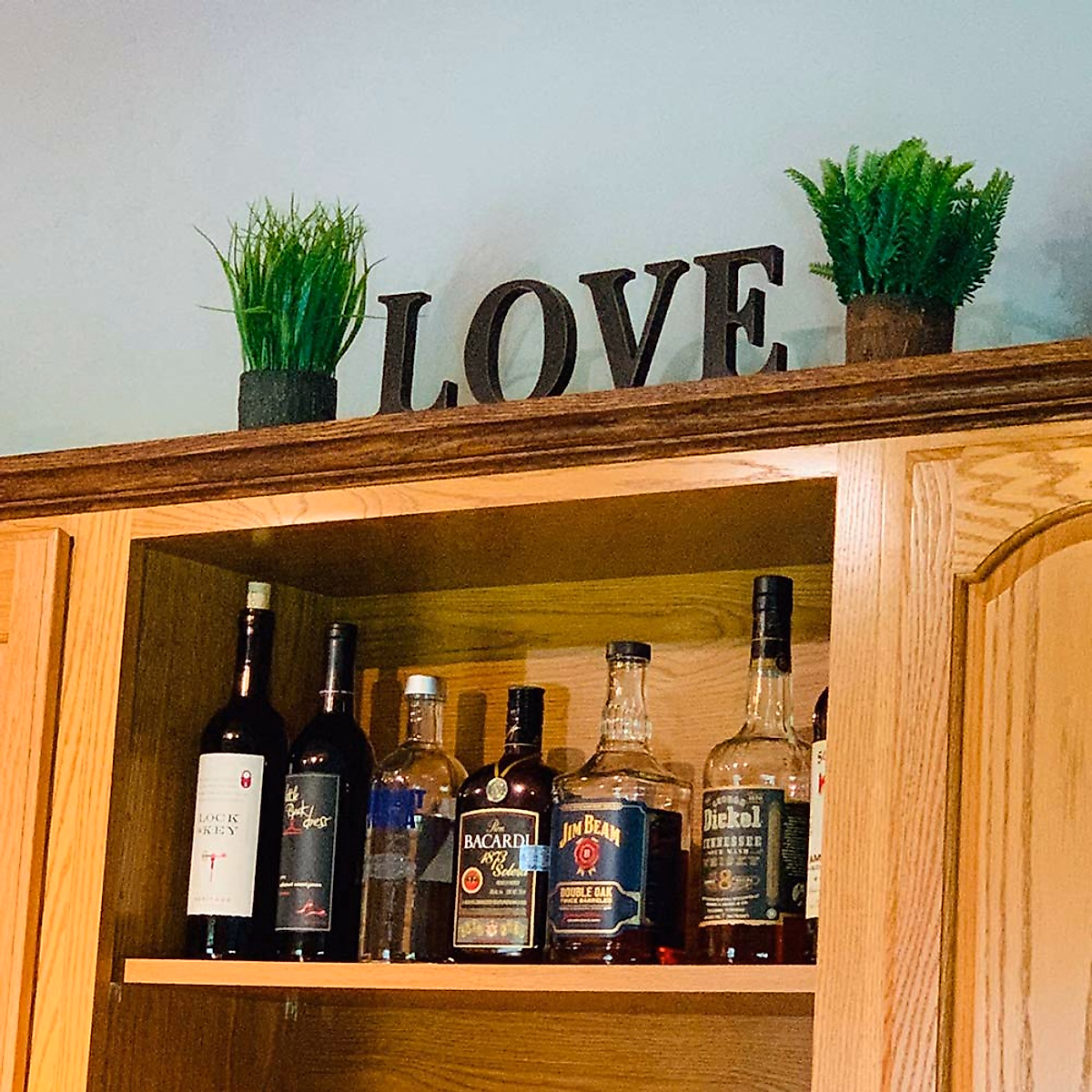 E-view Wooden Family Sign for Home Decor - Decorative Letters Tabletop Word Plaque Home Décor Accents Love