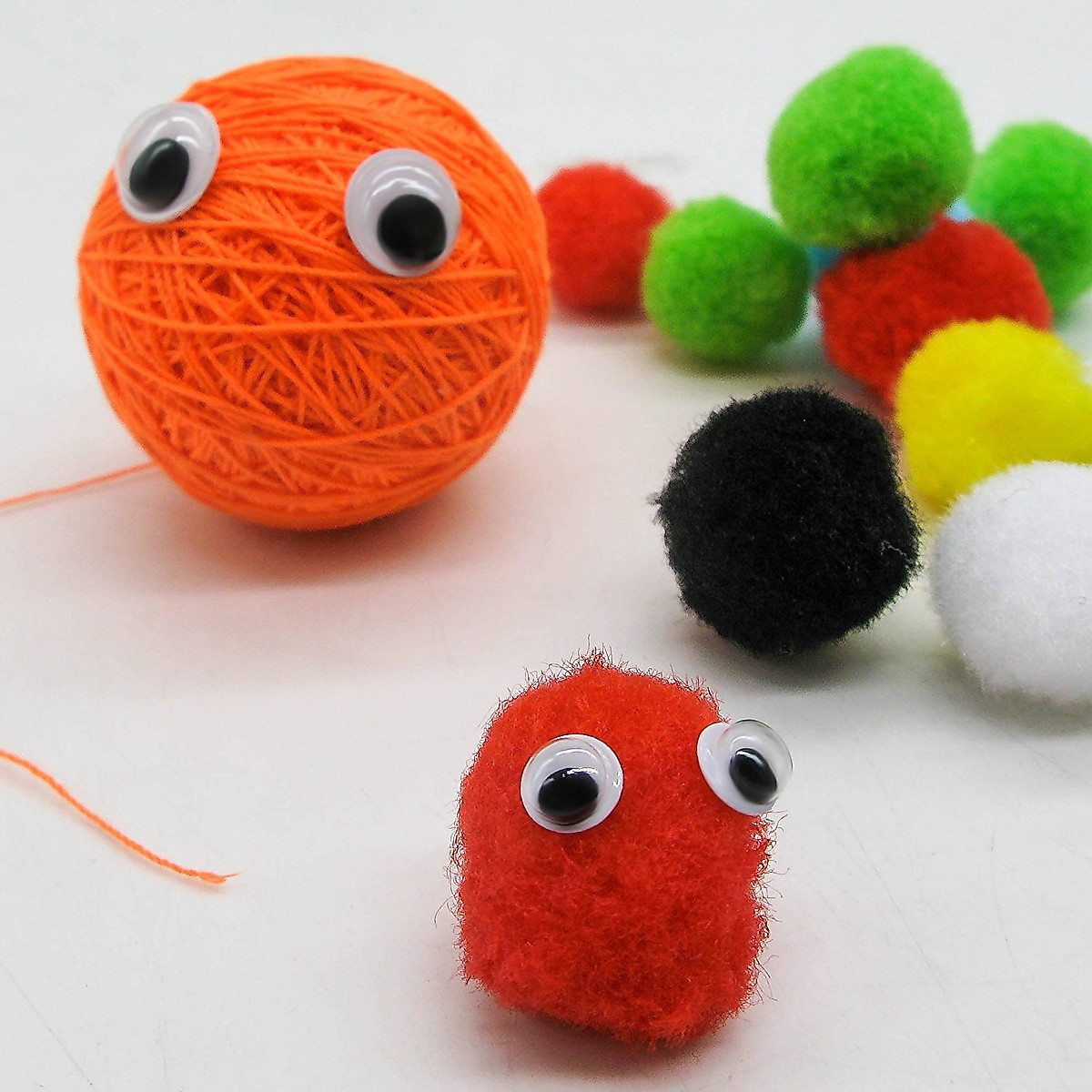 TOAOB 100pcs 30mm Black Wiggle Googly Eyes with Self Adhesive Round Plastic Sticker Eyes for DIY Arts Crafts Scrapbooking Decoration