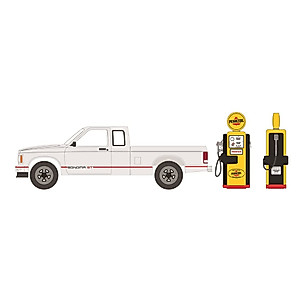 1991 Sonoma ST Pickup Truck & Gas Pump, Greenlight 97120D/48-1/64 Scale Diecast Car