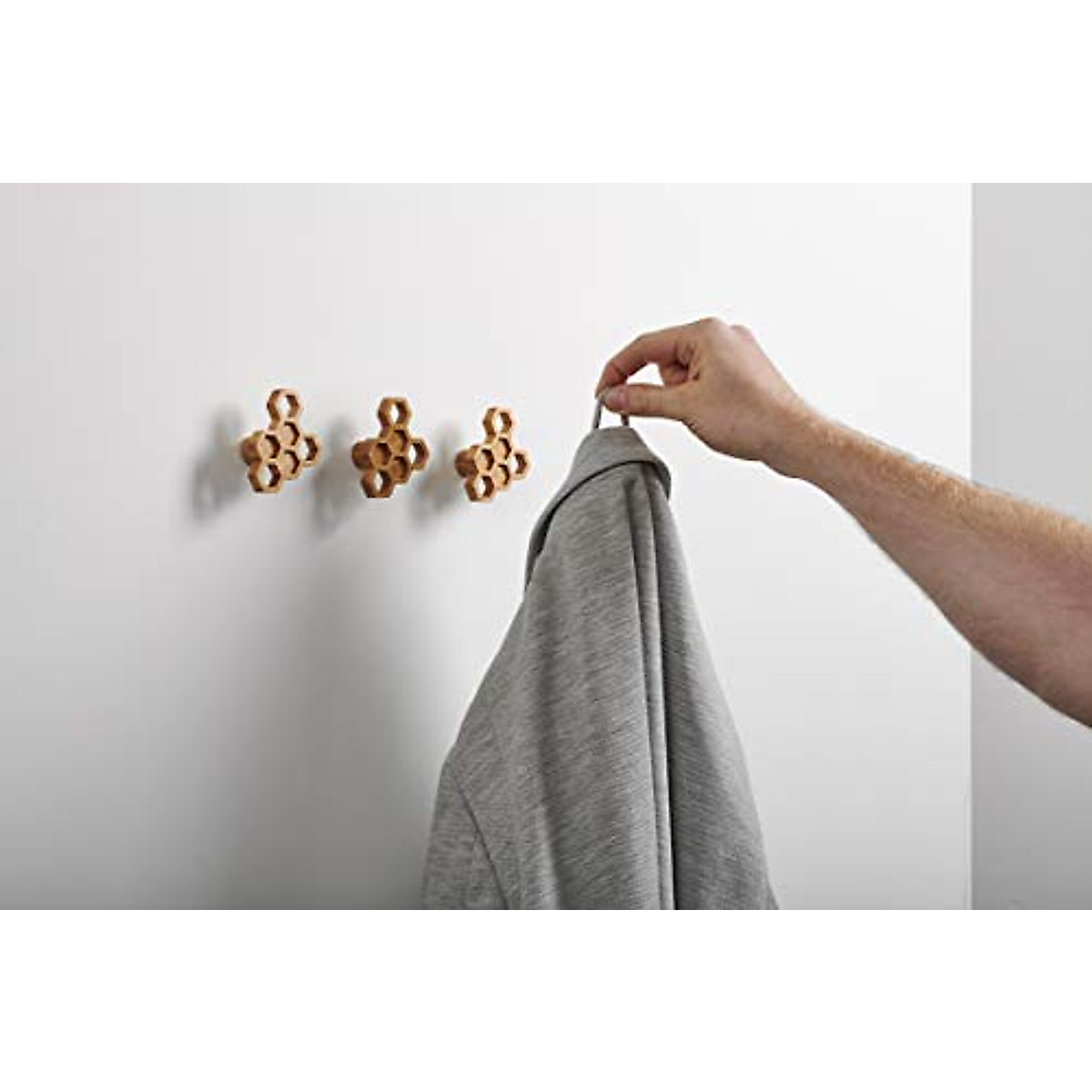 BU Products Honeycomb Wooden Wall Hooks – Set of 3 Wall Mounted Coat Hooks for Hanging Hats, Scarves, Bags, Dog Leads, Towels and More.