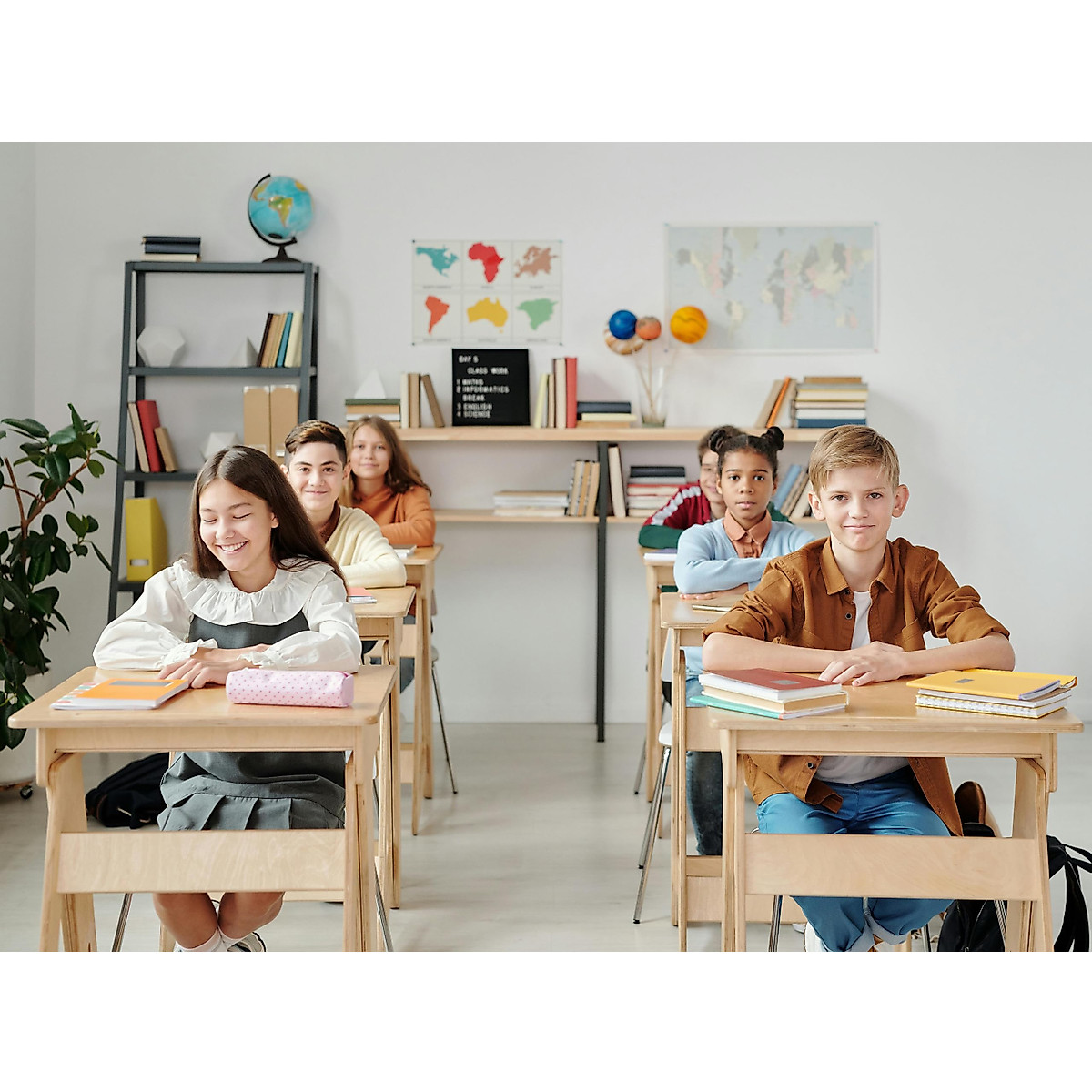 Iconikal Easter Bingo and Pin The Nose on The Bunny Game Set 32 Player