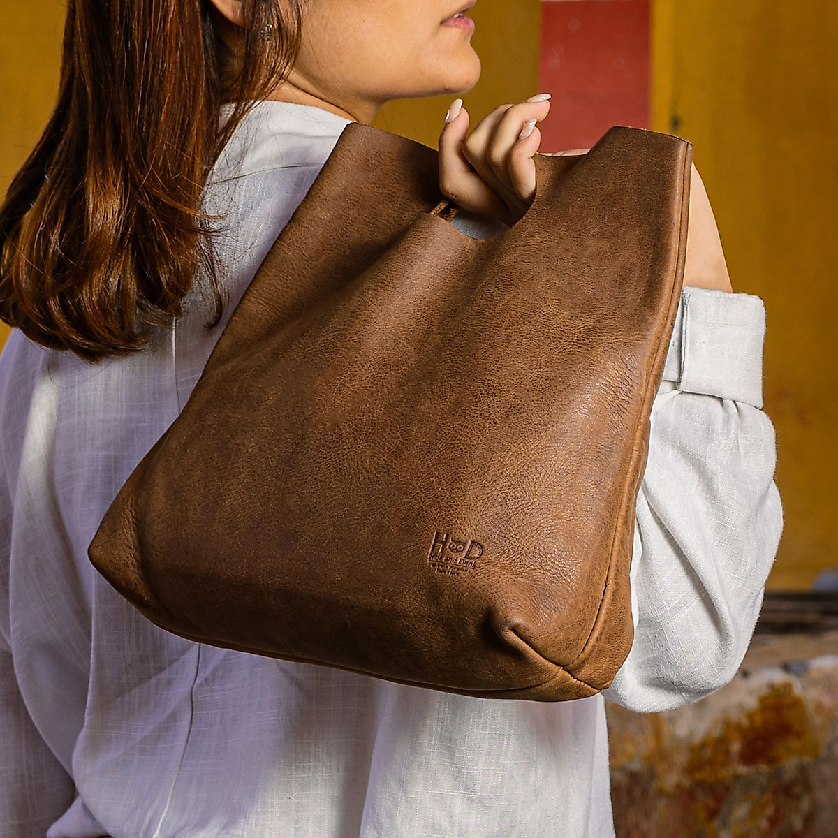 Hide & Drink, Minimalist Handbag for Women, Tote Bag, Rustic Purse, Full Grain Leather and Sheepskin, Handmade, Old Tobacco
