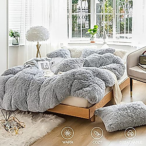 LUOYUAN Plush Shaggy Duvet Cover Set 3 Pieces Aesthetic Fluffy Comforter Cover Set Ultra Soft Crystal Velvet（1 Faux Fur Comforter Cover + 2 Faux Fur Pillowcases）,Zipper Closure(Queen，Light Grey)