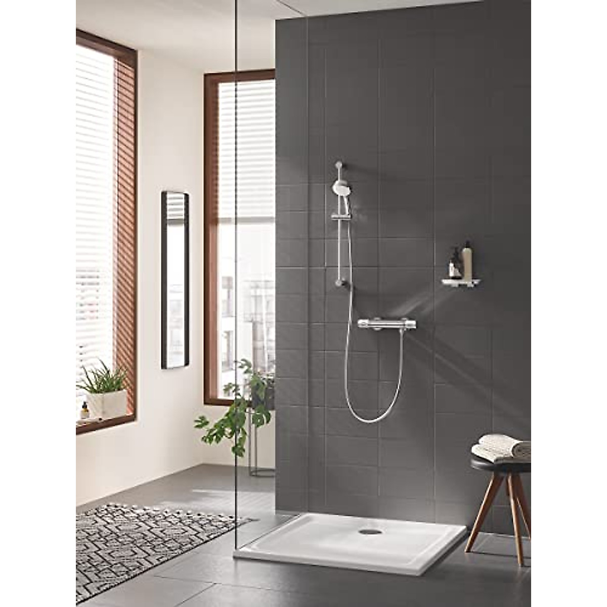 Grohe 27521000 New Tempesta Cosmopolitan 24 In. Shower-Bar, Starlight Chrome