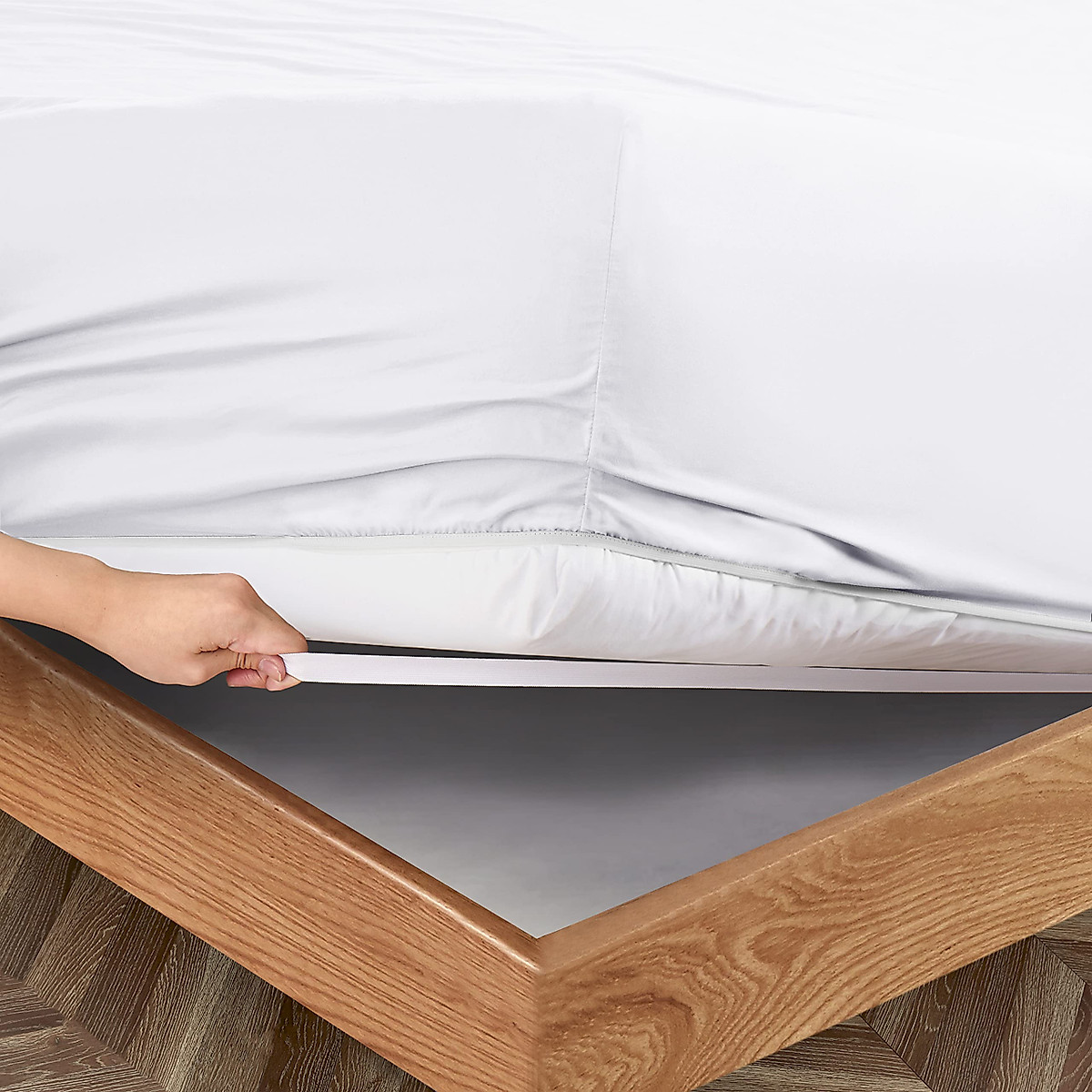 Manyshofu Extra Deep Pocket Queen Sheet Sets - Hotel Luxury 1800 Thread Count Sheets & Pillowcases - Microfiber Bedding Set up to 24" Mattress - Pure White Bed Sheets 18-24 Inch Deep Pockets - 4 Piece