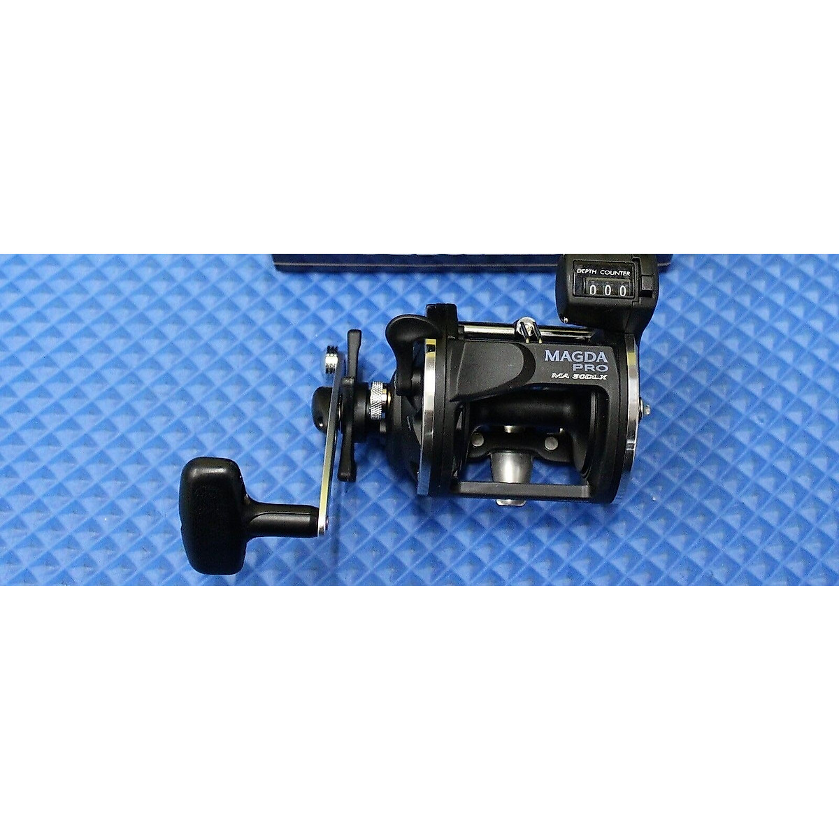 Okuma Magda Pro Line Counter Levelwind Trolling Reel, Small, Black/Silver, MA-30DX
