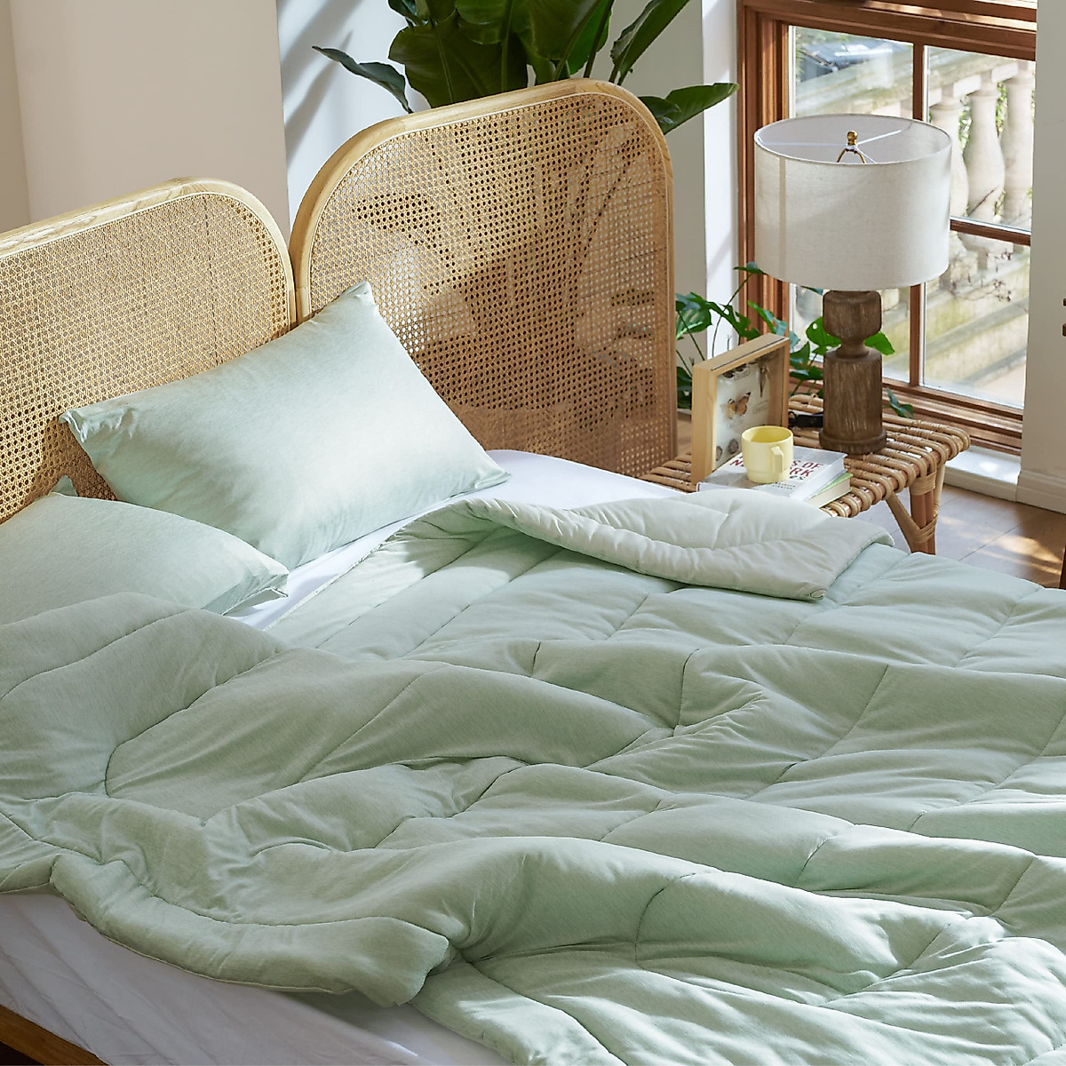 Bedsure King Comforter Set Kids - Cooling and Warm Bed Set, Sage Green Reversible All Season Cooling Comforter, 3 Pieces, 1 King Size Comforter (102"x90") and 2 Pillow Cases (20"x36")