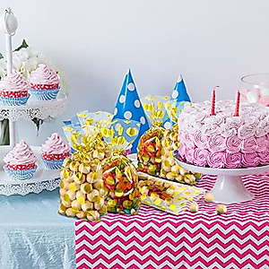 Blulu 200 Pieces Gold Treat Cellophane Bags with 200 Pieces Golden Twist Ties Party Supplies, 8.3 x 5.1 x 1.6 Inch Treat Candy Bags Party Gift Bags for Cookie Snack Wrapping Wedding Gift