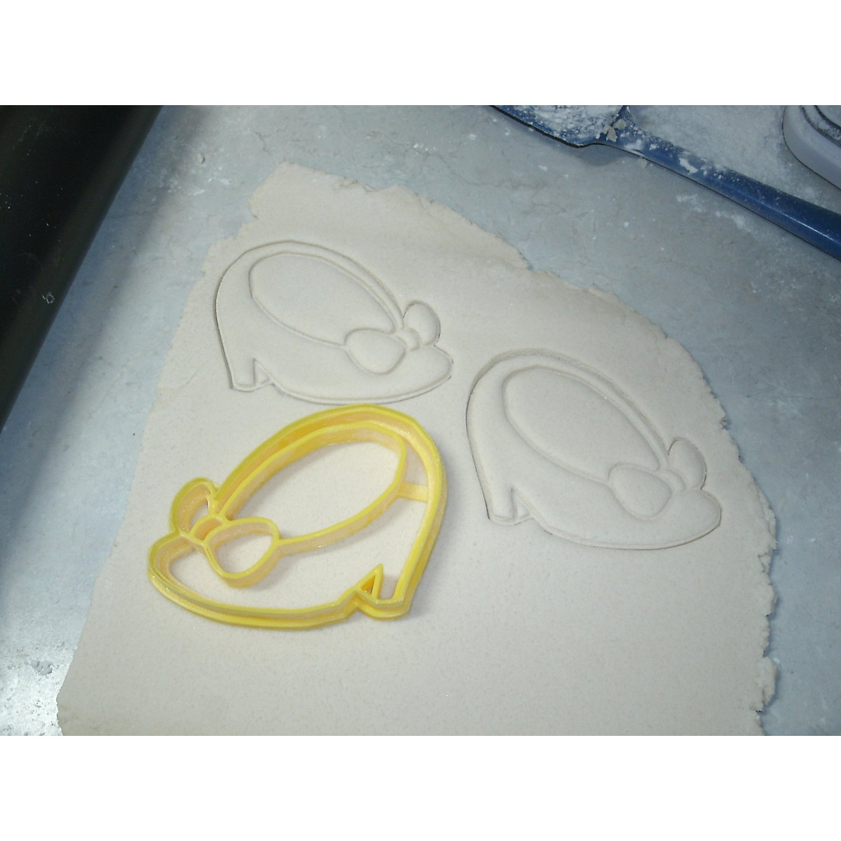 THEMED MAGICAL MOUSE WITH BOW CARTOON CHARACTER SET OF 4 COOKIE CUTTER BAKING TOOL USA PR533