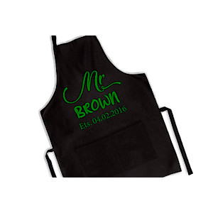 Customized Mr and Mrs Gifts, Personalized Apron Set for Couple, Custom Couple Gifts, Anniversary Gifts, Valentines Day for Couple, Newlywed Gifts for Couples, Christmas Gifts, 2 Aprons