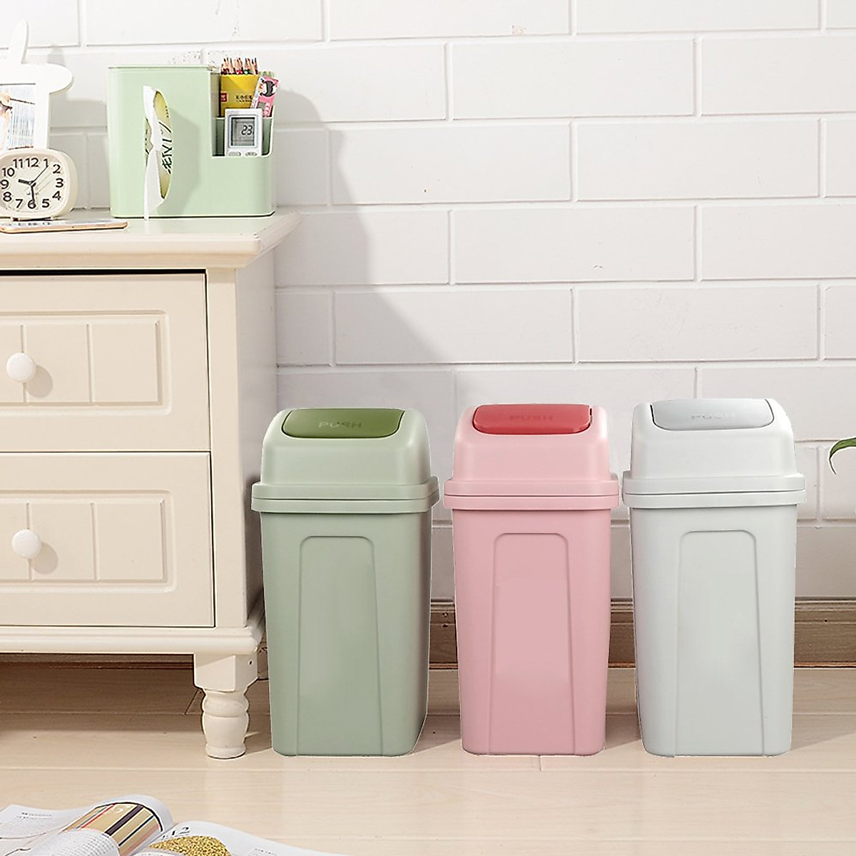 Teyyvn 7 Liter / 1.8 Gallon Plastic Trash Can, Small Garbage Can with Swing Lid (Pink)