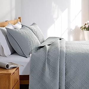 Peace nest 2 Piece Quilted Coverlet Set with 1 Pillow Sham, Lightweight All Season Bedspread Bed Cover Twin Size, Light Gray((90"X68")