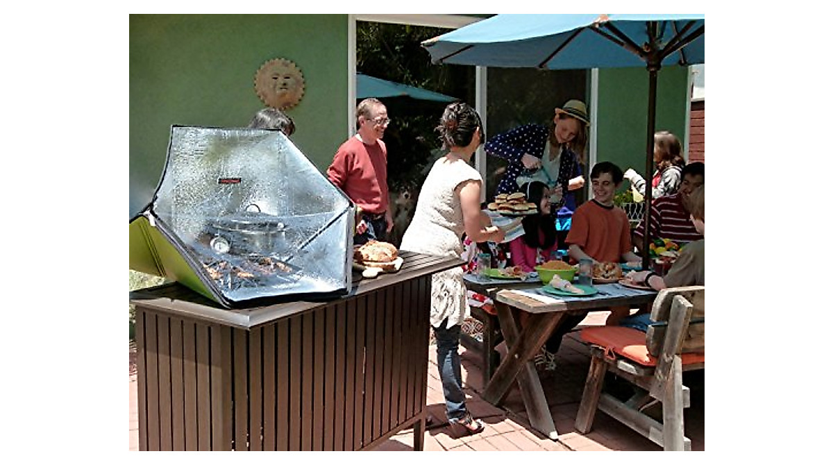 Sunflair Portable Solar Oven Deluxe - Eco-Friendly Cooking