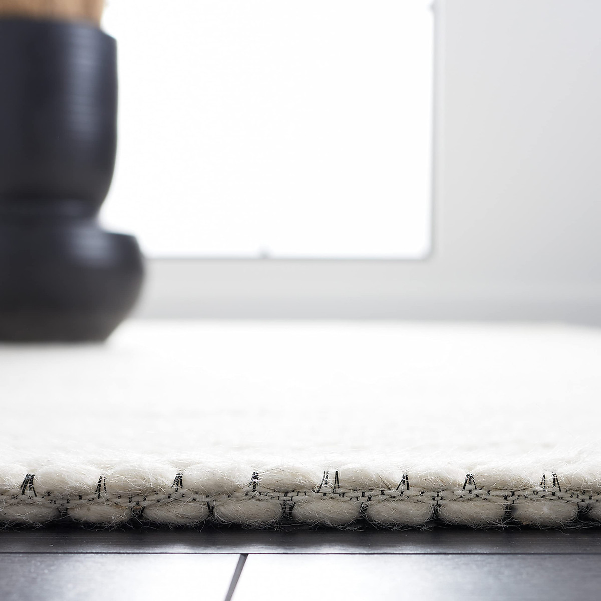 SAFAVIEH Natura Collection Area Rug - 9' x 12', Ivory, Handmade Solid Wool, Ideal for High Traffic Areas in Living Room, Bedroom (NAT801A)