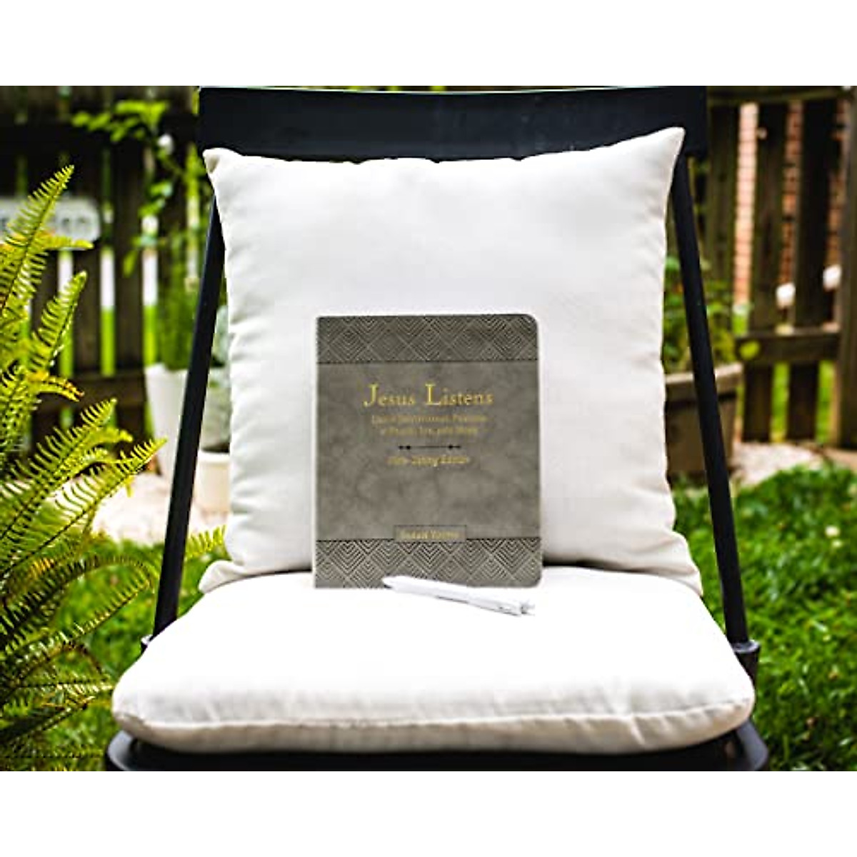 Jesus Listens Note-Taking Edition, Leathersoft, Gray, with Full Scriptures: Daily Devotional Prayers of Peace, Joy, and Hope (A 365-Day Prayer Book)