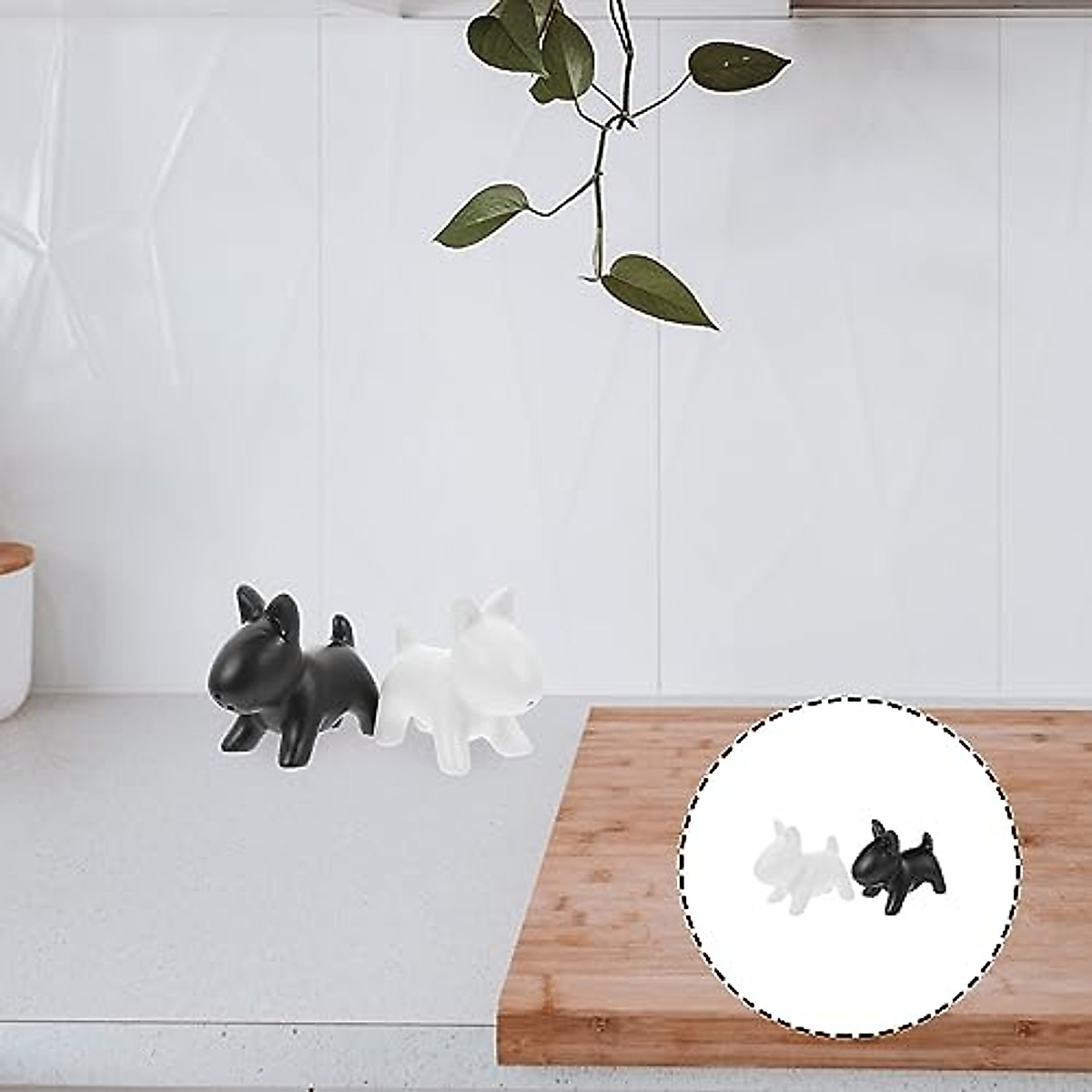UPKOCH 2pcs Dog Salt and Pepper Shaker Set Cute Ceramic Dog Figurine Spices Jars Condiment Pots Seasoning Container Novelty Puppy Kitchen Accessories for Dog Lover