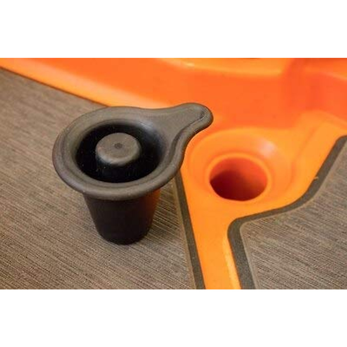 YakAttack Universal Scupper Plugs, MED/LRG 2 Pack (YEP-1004)