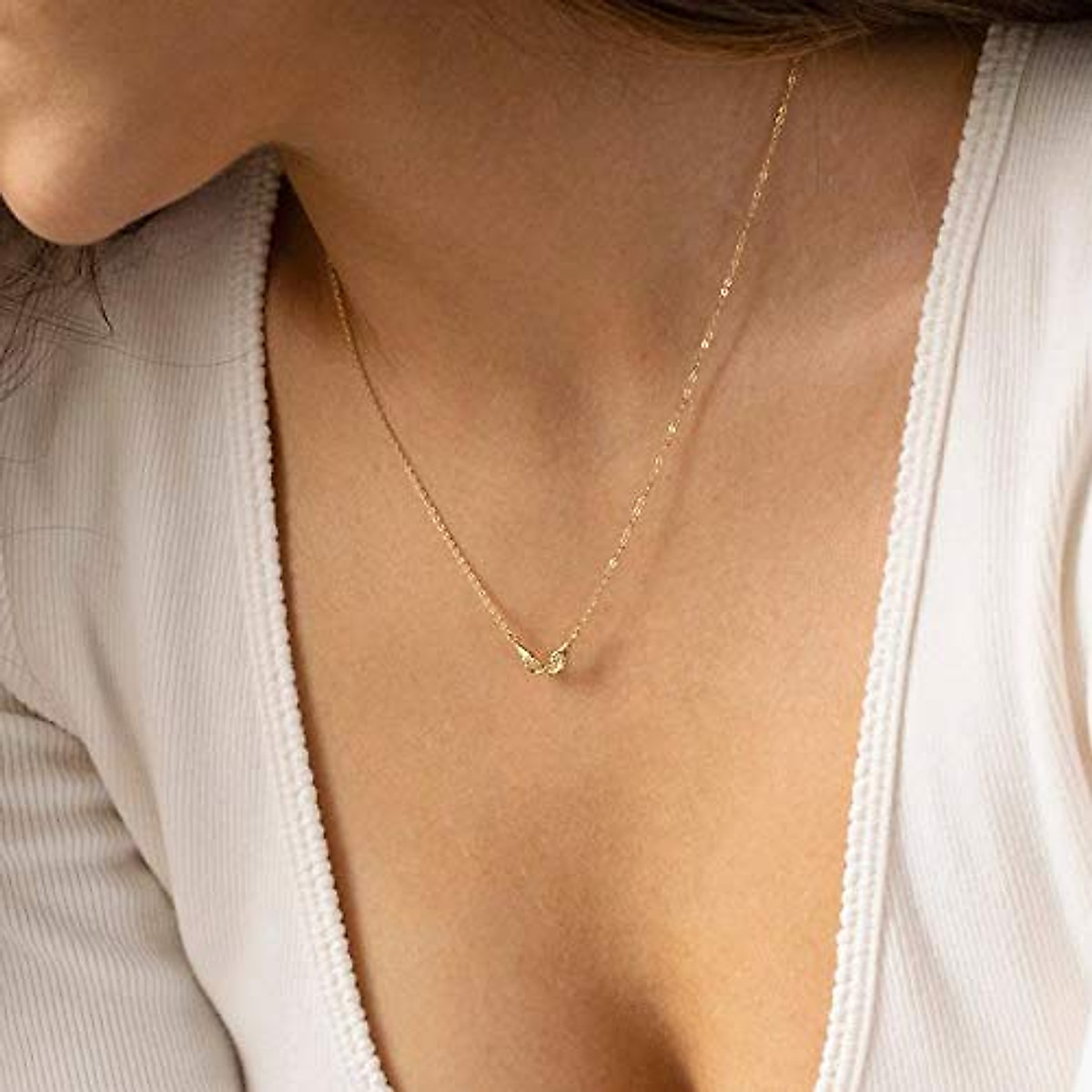 MEVECCO Gold Angel Wings Pendant Necklace,18K Gold Filled Cute Tiny Guardian Angel Charm Necklace,Dainty Simple Minimalist Necklace for Women