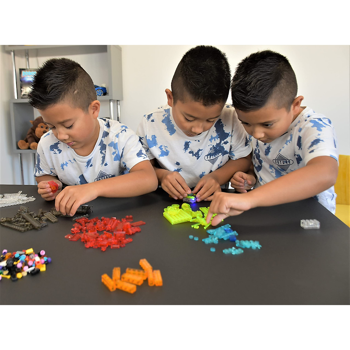 KOOKAMUNGA KIDS 8-in-1 Green Robot Building Block Kit - 8 Mini Toys Transform Into 1 Large Robot Toy - Interlocking Blocks - Transforming Buildable Set for Kids - Works with Other Blocks (318 Pieces)