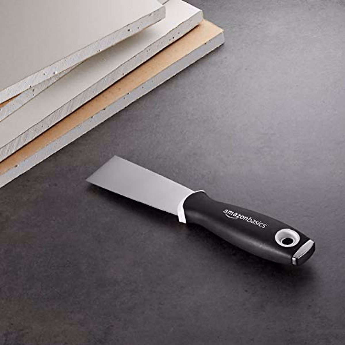Amazon Basics 1-1/2" Flexible, Soft Grip, Carbon Steel Putty Knife with Hammer End