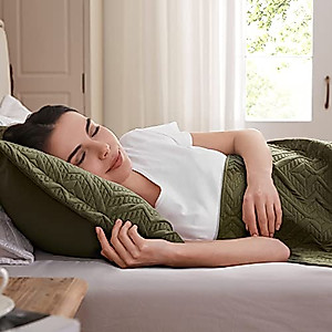 LEAONME Full/Queen Quilt Set 3 Pieces, Lightweight Olive Green Bedspread-90''x98'', Soft Microfiber Summer Quilt/Coverlet, Luxurious Warm Bedding Sets for All Seasons (Includes 1 Quilt, 2 Shams)