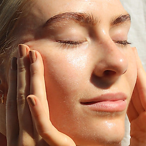 Summer Fridays Cloud Dew Gel Cream Moisturizer - Lightweight Face Moisturizer with Hyaluronic Acid + Ceramides for Skin Plumping Hydration and Glowing Skin (1.7 Fl Oz)