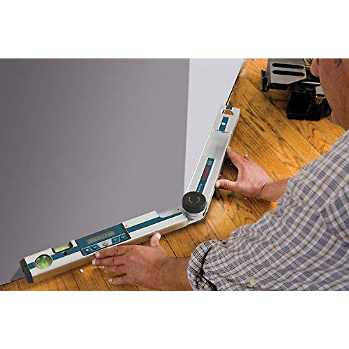 BOSCH 4-in-1 Digital Angle Finder GAM 220 MF