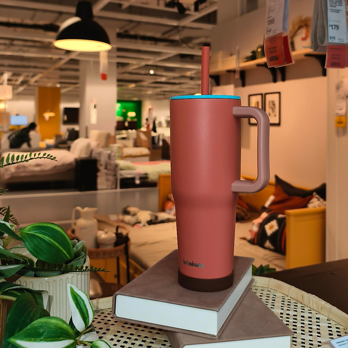 winiwo 40 oz Tumbler with Handle and Straw for Her, Flexible Straw, Insulated Tumbler Cups with Silicone Bottom, Keeps Beverages Cold Up to 24 Hours, Gym/Work/Travel/School/Gift（Christmas Red）