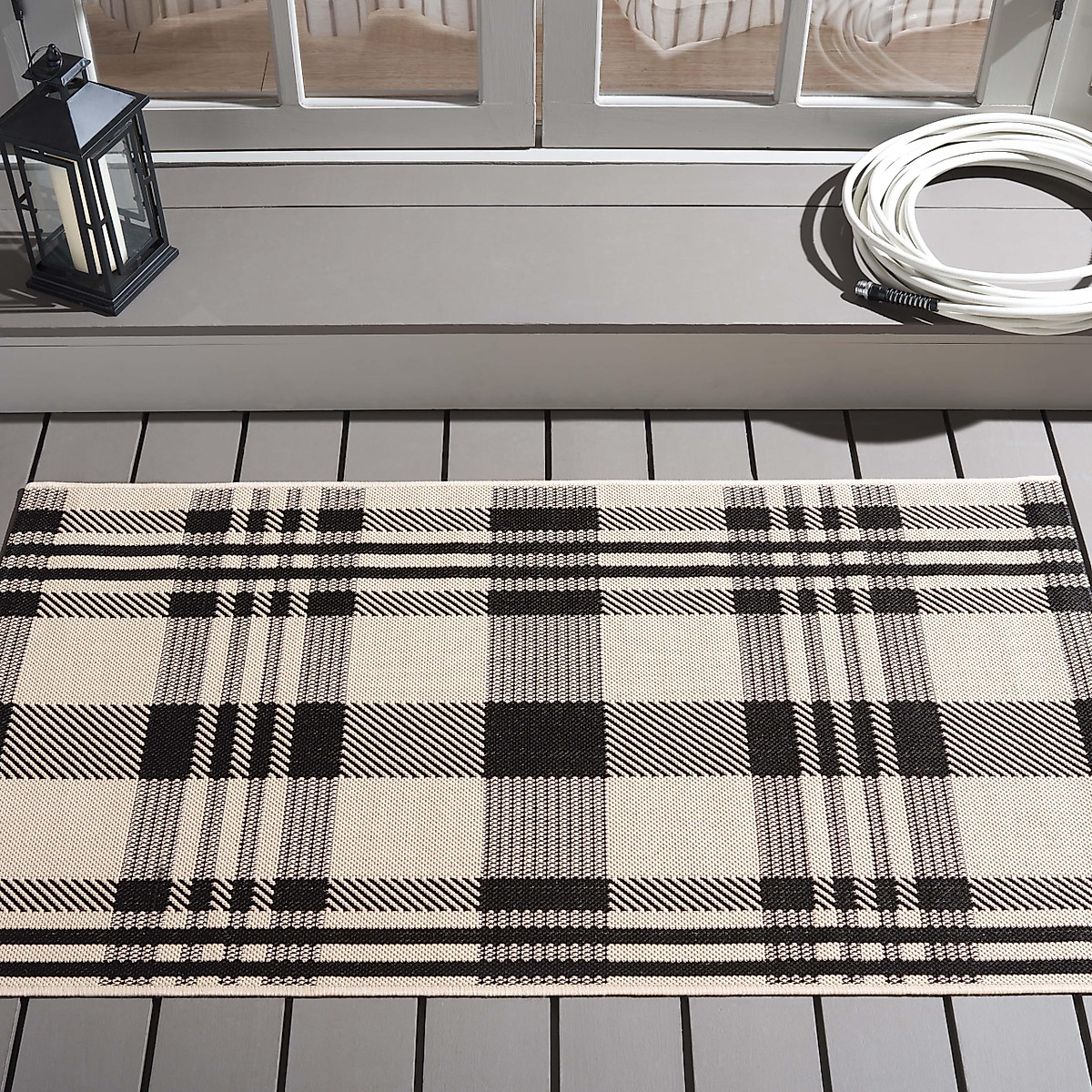 Safavieh Courtyard Benjamin Indoor/Outdoor Area Rug