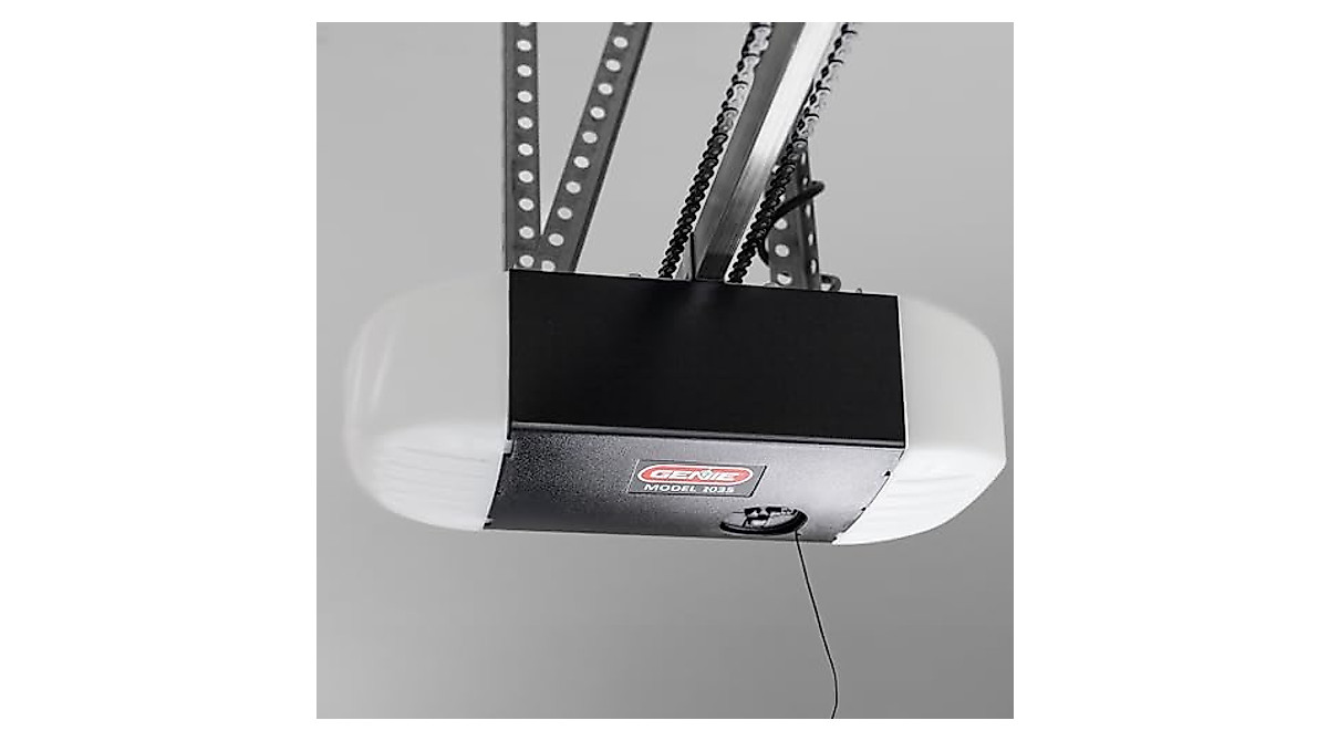 Genie Chain Drive 550 Garage Door Opener | Heavy Duty & Reliable