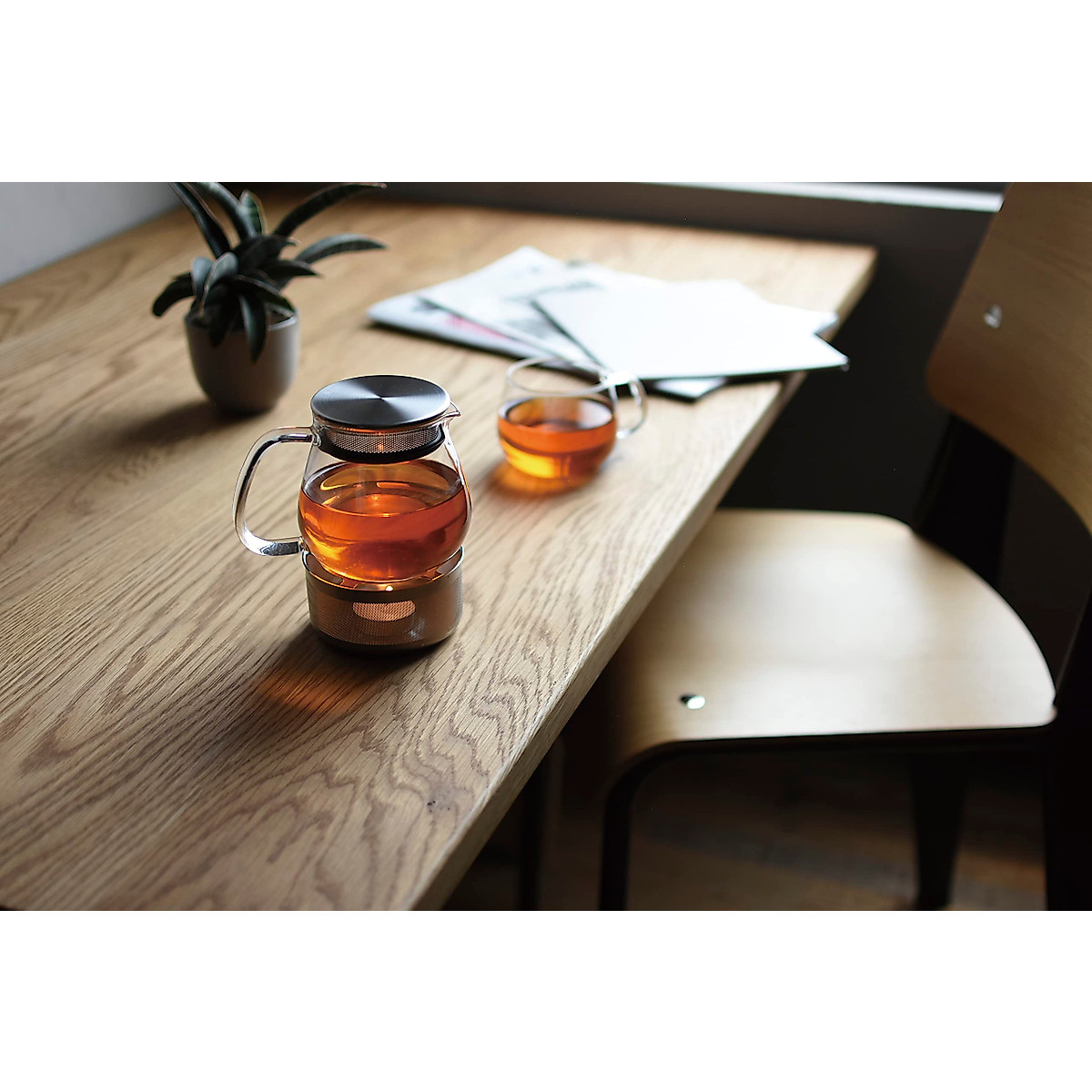 Kinto Stainless Unitea One Touch Teapot 460 ml. Heat-resistant glass teapot with stainless steel strainer and lid.